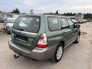 Zaļš Subaru Forester 2006 Utena, ar dzinēja tilpumu 1.99 L un nobraukumu 199 tūkst. km par 3650 €, foto 5 vietnē AUTOMOTO.COM.LV