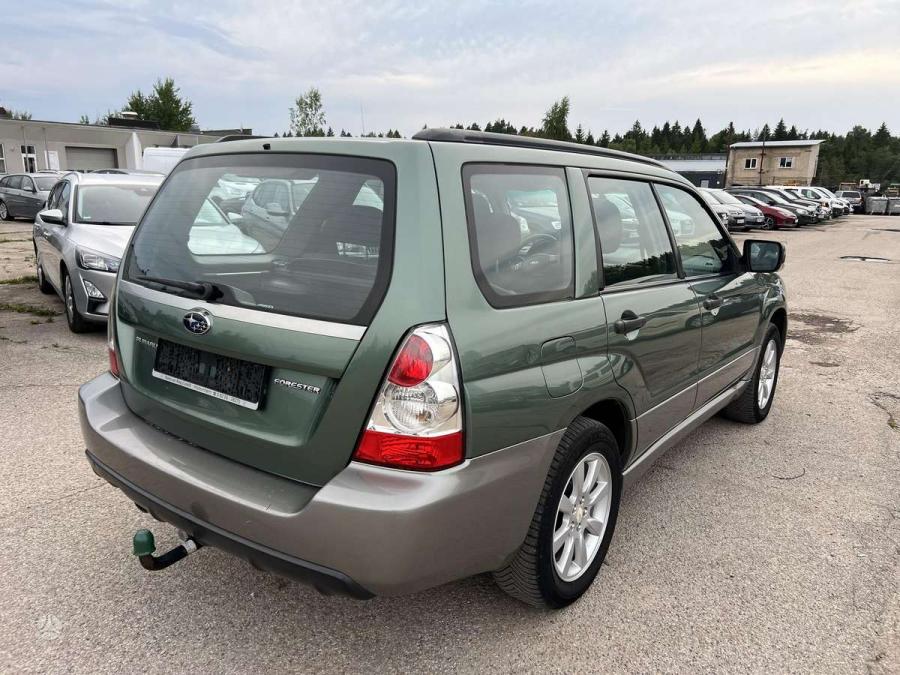 Zaļš Subaru Forester 2006 Utena, ar dzinēja tilpumu 1.99 L un nobraukumu 199 tūkst. km par 3650 €, foto 5 vietnē AUTOMOTO.COM.LV