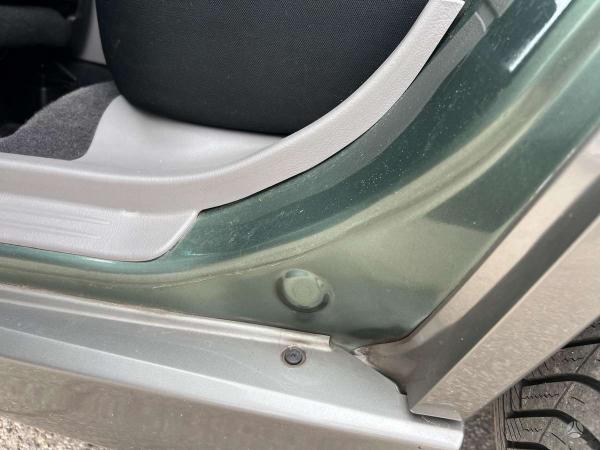 Green Subaru Forester 2006 in Utena, with an engine capacity of 1.99 L and mileage of 199 thousand km for 3650 €, photo 7 on AUTOMOTO.COM.LV