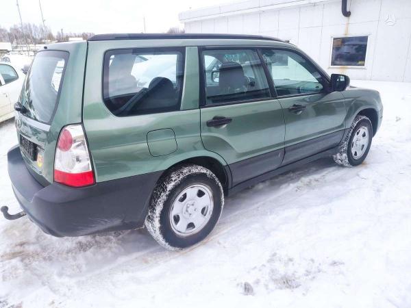 Green Subaru Forester 2007 in Utena, with an engine capacity of 1.99 L and mileage of 188 thousand km for 3450 €, photo 4 on AUTOMOTO.COM.LV