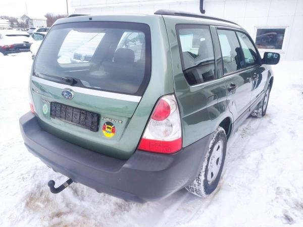Green Subaru Forester 2007 in Utena, with an engine capacity of 1.99 L and mileage of 188 thousand km for 3450 €, photo 6 on AUTOMOTO.COM.LV