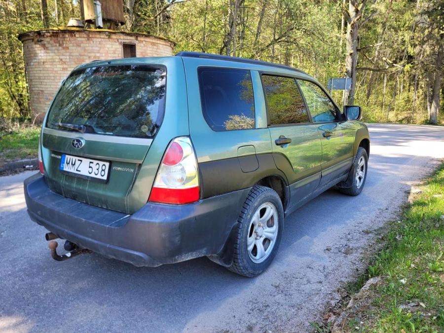 Zaļš Subaru Forester 2007 Elektrėnai, ar dzinēja tilpumu 2.00 L un nobraukumu 322 tūkst. km par 1895 €, foto 4 vietnē AUTOMOTO.COM.LV