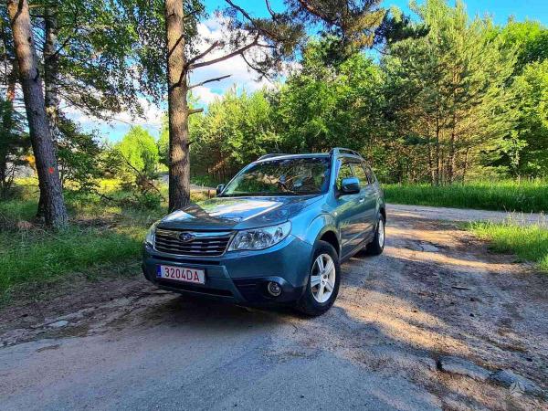 Green Subaru Forester 2008 in Vilnius, with an engine capacity of 2.00 L and mileage of 268 thousand km for 5700 €, photo 1 on AUTOMOTO.COM.LV