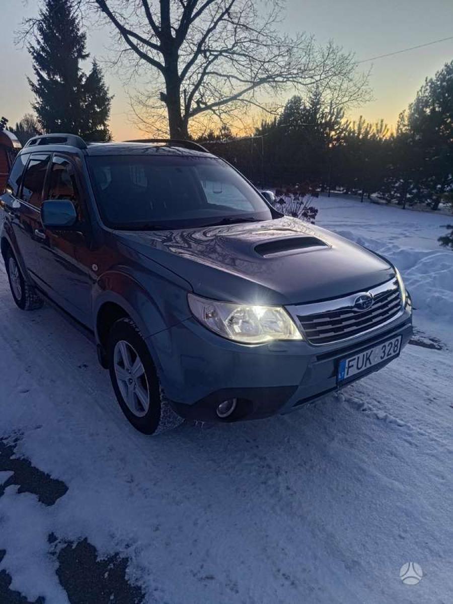 Green Subaru Forester 2009 in Birzai, with an engine capacity of 1.99 L and mileage of 202 thousand km for 4150 €, photo 1 on AUTOMOTO.COM.LV
