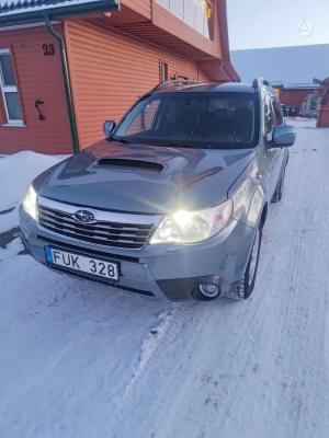 Green Subaru Forester 2009 in Birzai, with an engine capacity of 1.99 L and mileage of 202 thousand km for 4150 €, photo 2 on AUTOMOTO.COM.LV