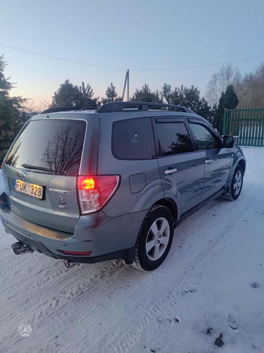 Green Subaru Forester 2009 in Birzai, with an engine capacity of 1.99 L and mileage of 202 thousand km for 4150 €, photo 3 on AUTOMOTO.COM.LV
