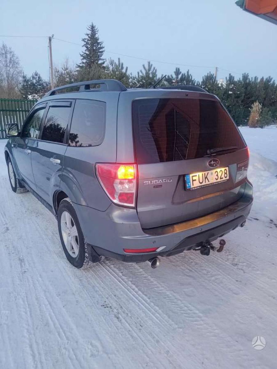 Green Subaru Forester 2009 in Birzai, with an engine capacity of 1.99 L and mileage of 202 thousand km for 4150 €, photo 4 on AUTOMOTO.COM.LV