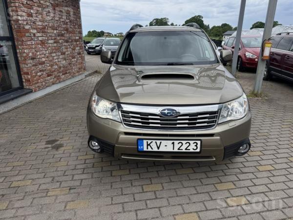 Green Subaru Forester 2009 in Talsi, with an engine capacity of 2.00 L and mileage of 272 thousand km for 3795 €, photo 2 on AUTOMOTO.COM.LV