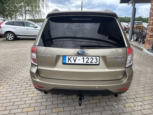 Green Subaru Forester 2009 in Talsi, with an engine capacity of 2.00 L and mileage of 272 thousand km for 3795 €, photo 5 on AUTOMOTO.COM.LV