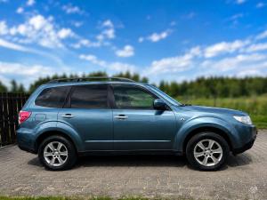 Zaļš Subaru Forester 2009 Viļņa, ar dzinēja tilpumu 1.99 L un nobraukumu 331 tūkst. km par 4800 €, foto  vietnē AUTOMOTO.COM.LV
