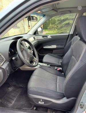 Green Subaru Forester 2009 in Vilnius, with an engine capacity of 1.99 L and mileage of 331 thousand km for 4800 €, photo 6 on AUTOMOTO.COM.LV