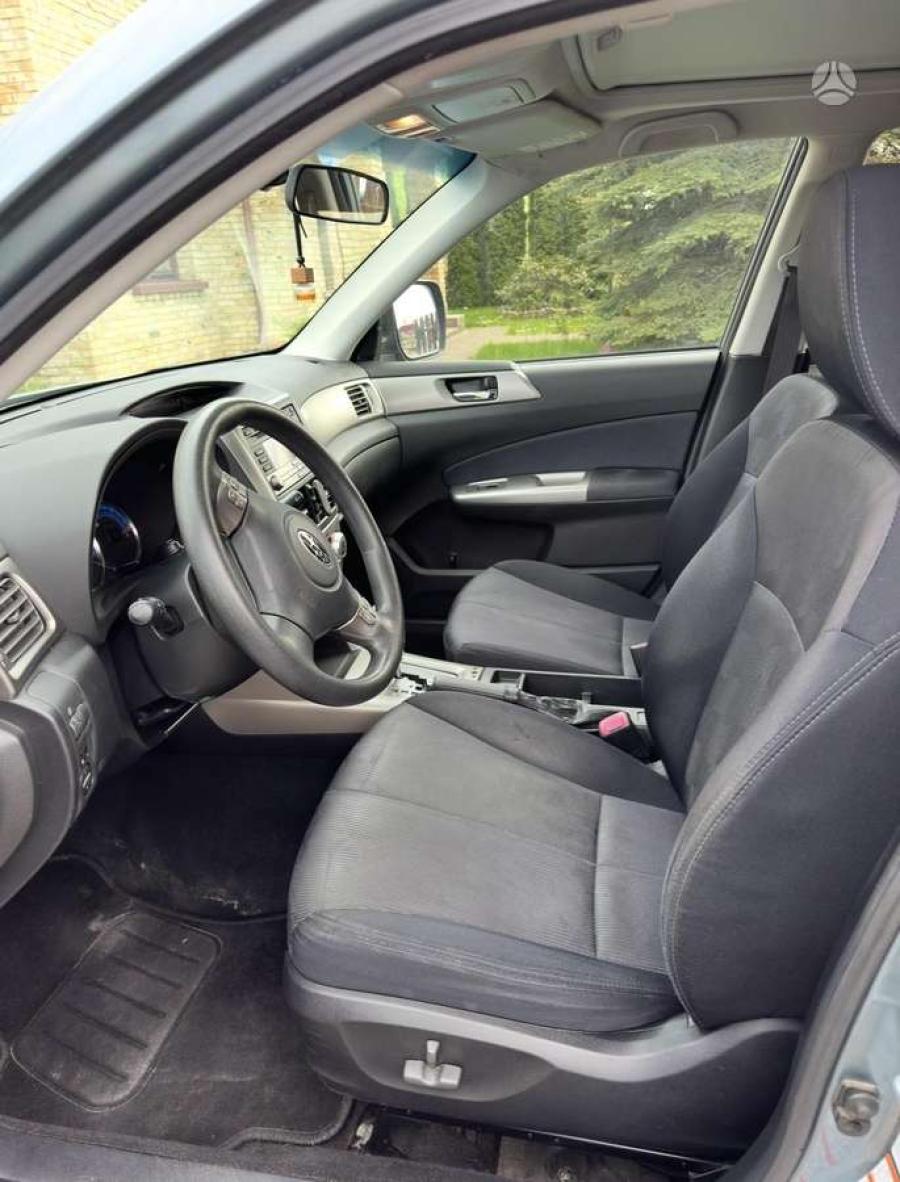 Green Subaru Forester 2009 in Vilnius, with an engine capacity of 1.99 L and mileage of 331 thousand km for 4800 €, photo 6 on AUTOMOTO.COM.LV