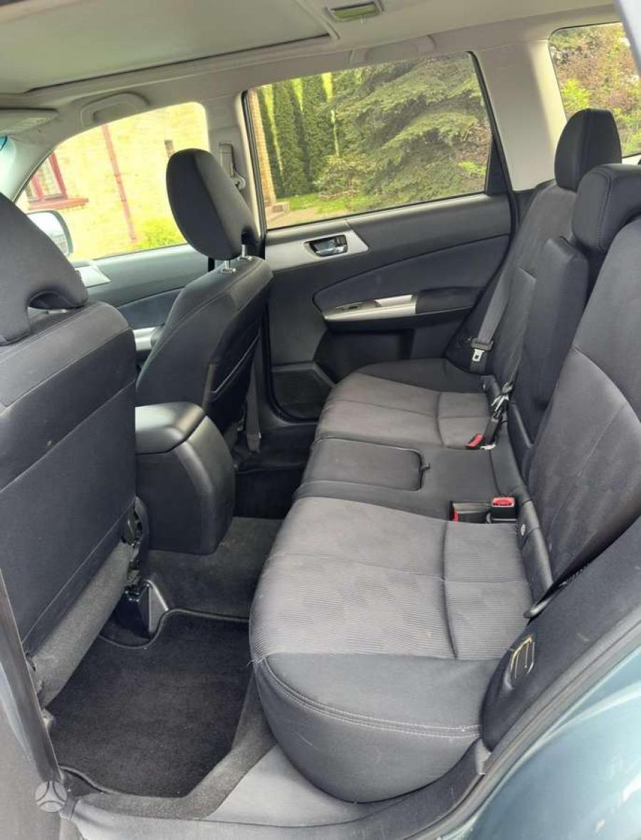 Green Subaru Forester 2009 in Vilnius, with an engine capacity of 1.99 L and mileage of 331 thousand km for 4800 €, photo 8 on AUTOMOTO.COM.LV