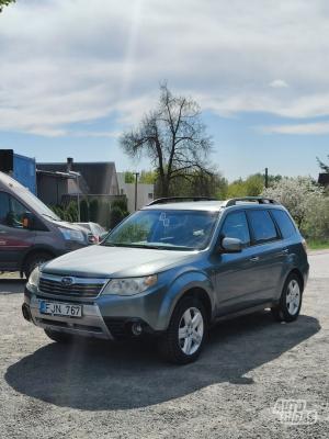 Green Subaru Forester 2010 in Vilnius, with an engine capacity of 2.50 L and mileage of 180 thousand km for 4800 €, photo 2 on AUTOMOTO.COM.LV