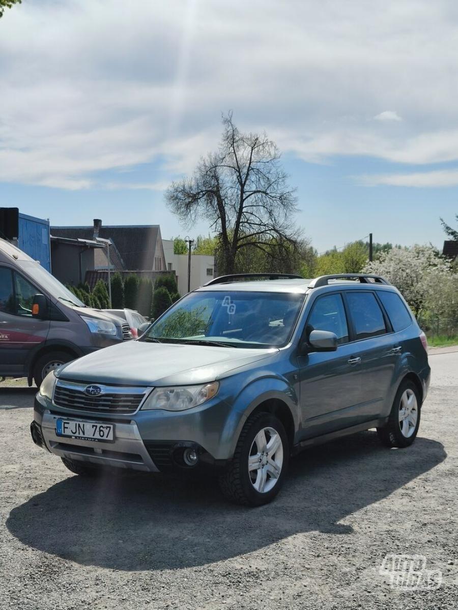 Green Subaru Forester 2010 in Vilnius, with an engine capacity of 2.50 L and mileage of 180 thousand km for 4800 €, photo 2 on AUTOMOTO.COM.LV
