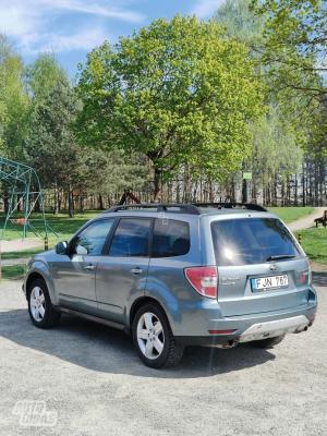 Green Subaru Forester 2010 in Vilnius, with an engine capacity of 2.50 L and mileage of 180 thousand km for 4800 €, photo 3 on AUTOMOTO.COM.LV