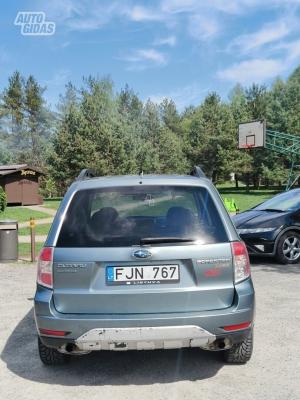 Green Subaru Forester 2010 in Vilnius, with an engine capacity of 2.50 L and mileage of 180 thousand km for 4800 €, photo 4 on AUTOMOTO.COM.LV
