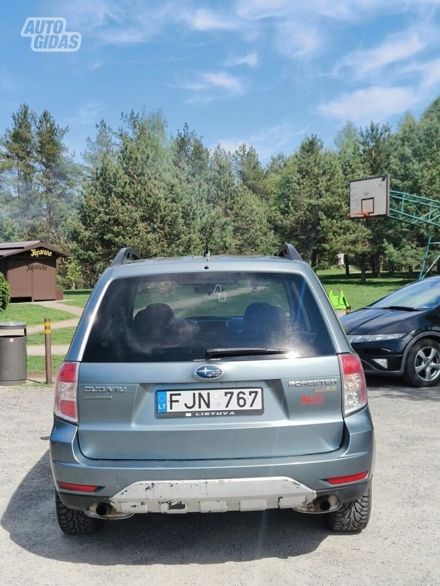 Green Subaru Forester 2010 in Vilnius, with an engine capacity of 2.50 L and mileage of 180 thousand km for 4800 €, photo 4 on AUTOMOTO.COM.LV