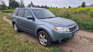 Green Subaru Forester 2010 in Vilnius, with an engine capacity of 2.46 L and mileage of 250 thousand km for 3900 €, photo 3 on AUTOMOTO.COM.LV