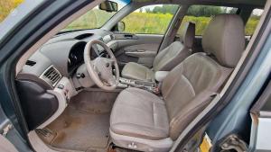 Green Subaru Forester 2010 in Vilnius, with an engine capacity of 2.46 L and mileage of 250 thousand km for 3900 €, photo 6 on AUTOMOTO.COM.LV