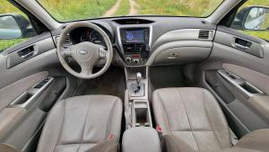 Green Subaru Forester 2010 in Vilnius, with an engine capacity of 2.46 L and mileage of 250 thousand km for 3900 €, photo 8 on AUTOMOTO.COM.LV