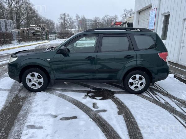 Green Subaru Forester 2011 in Jelgava, with an engine capacity of 2.00 L and mileage of 278 thousand km for 4950 €, photo 4 on AUTOMOTO.COM.LV