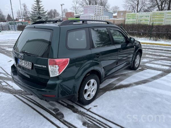 Green Subaru Forester 2011 in Jelgava, with an engine capacity of 2.00 L and mileage of 278 thousand km for 4950 €, photo 6 on AUTOMOTO.COM.LV