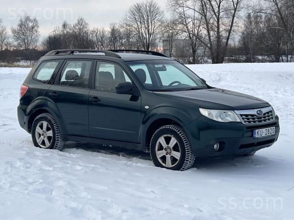 Green Subaru Forester 2011 in Riga, with an engine capacity of 2.00 L and mileage of 380 thousand km for 3300 €, photo 2 on AUTOMOTO.COM.LV