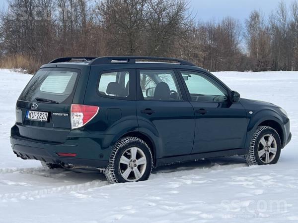 Green Subaru Forester 2011 in Riga, with an engine capacity of 2.00 L and mileage of 380 thousand km for 3300 €, photo 3 on AUTOMOTO.COM.LV