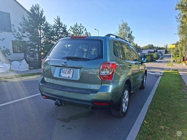 Green Subaru Forester 2015 in Vilnius, with an engine capacity of 2.50 L and mileage of 179 thousand km for 7100 €, photo 5 on AUTOMOTO.COM.LV