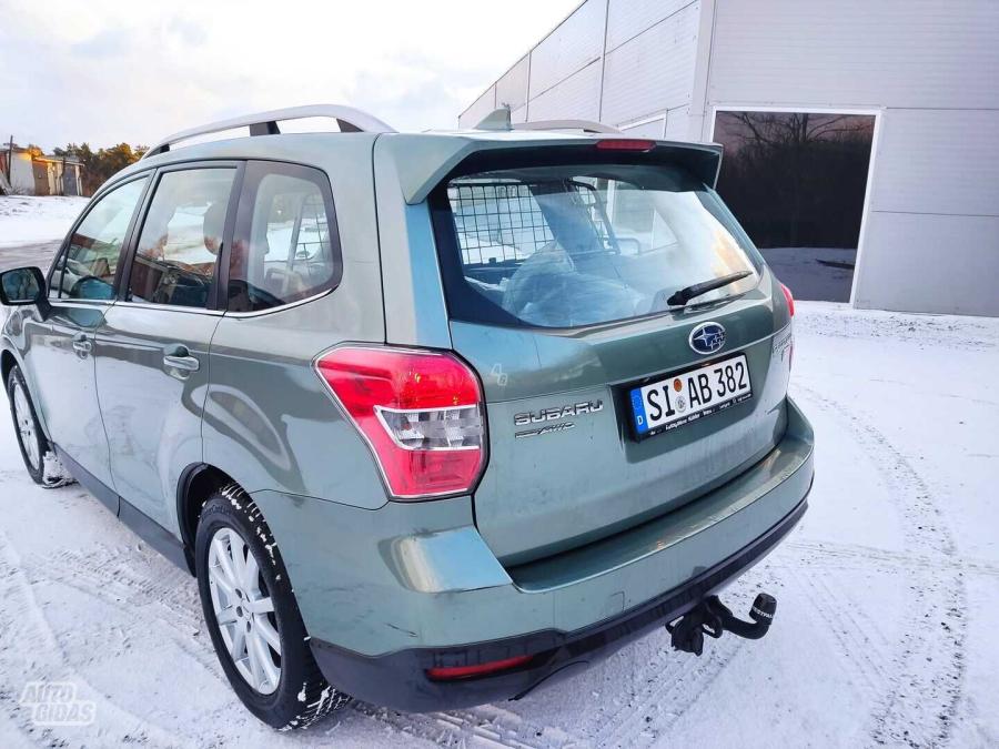 Green Subaru Forester 2016 in Utena, with an engine capacity of 2.00 L and mileage of 219 thousand km for 7700 €, photo 7 on AUTOMOTO.COM.LV