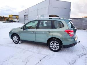 Green Subaru Forester 2016 in Utena, with an engine capacity of 2.00 L and mileage of 219 thousand km for 7700 €, photo 12 on AUTOMOTO.COM.LV