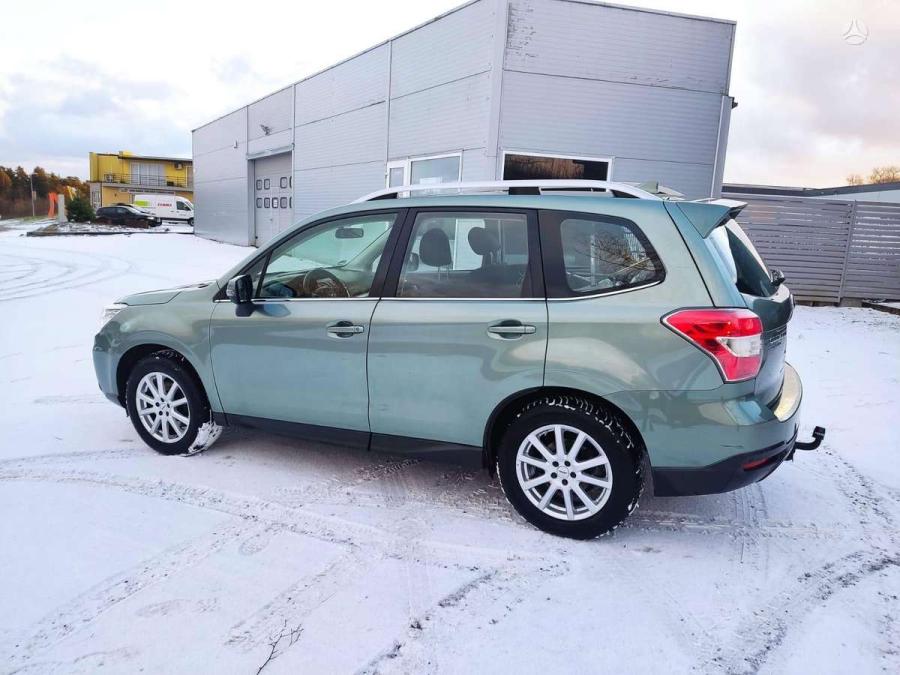 Zaļš Subaru Forester 2016 Utena, ar dzinēja tilpumu 2.00 L un nobraukumu 219 tūkst. km par 7450 €, foto 3 vietnē AUTOMOTO.COM.LV