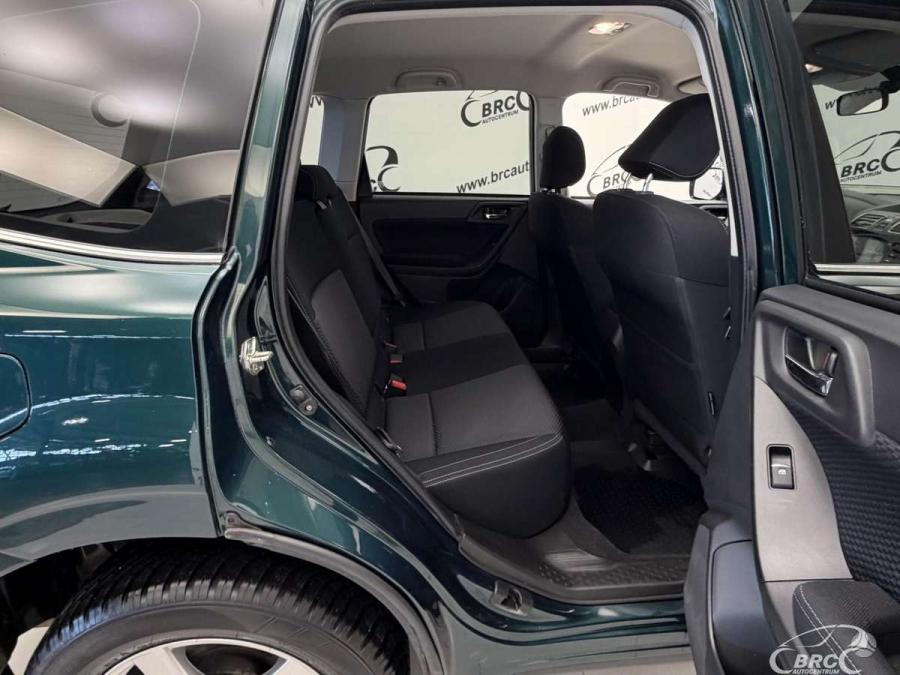 Green Subaru Forester 2017 in Vilnius, with an engine capacity of 2.00 L and mileage of 95 thousand km for 9900 €, photo 11 on AUTOMOTO.COM.LV