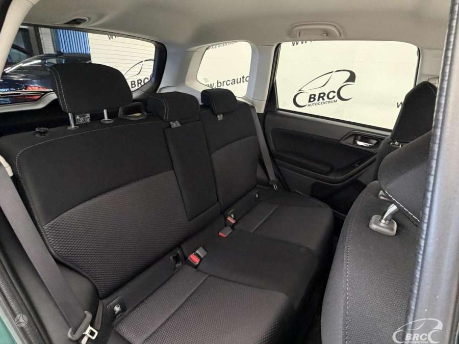 Green Subaru Forester 2017 in Vilnius, with an engine capacity of 2.00 L and mileage of 95 thousand km for 9900 €, photo 13 on AUTOMOTO.COM.LV