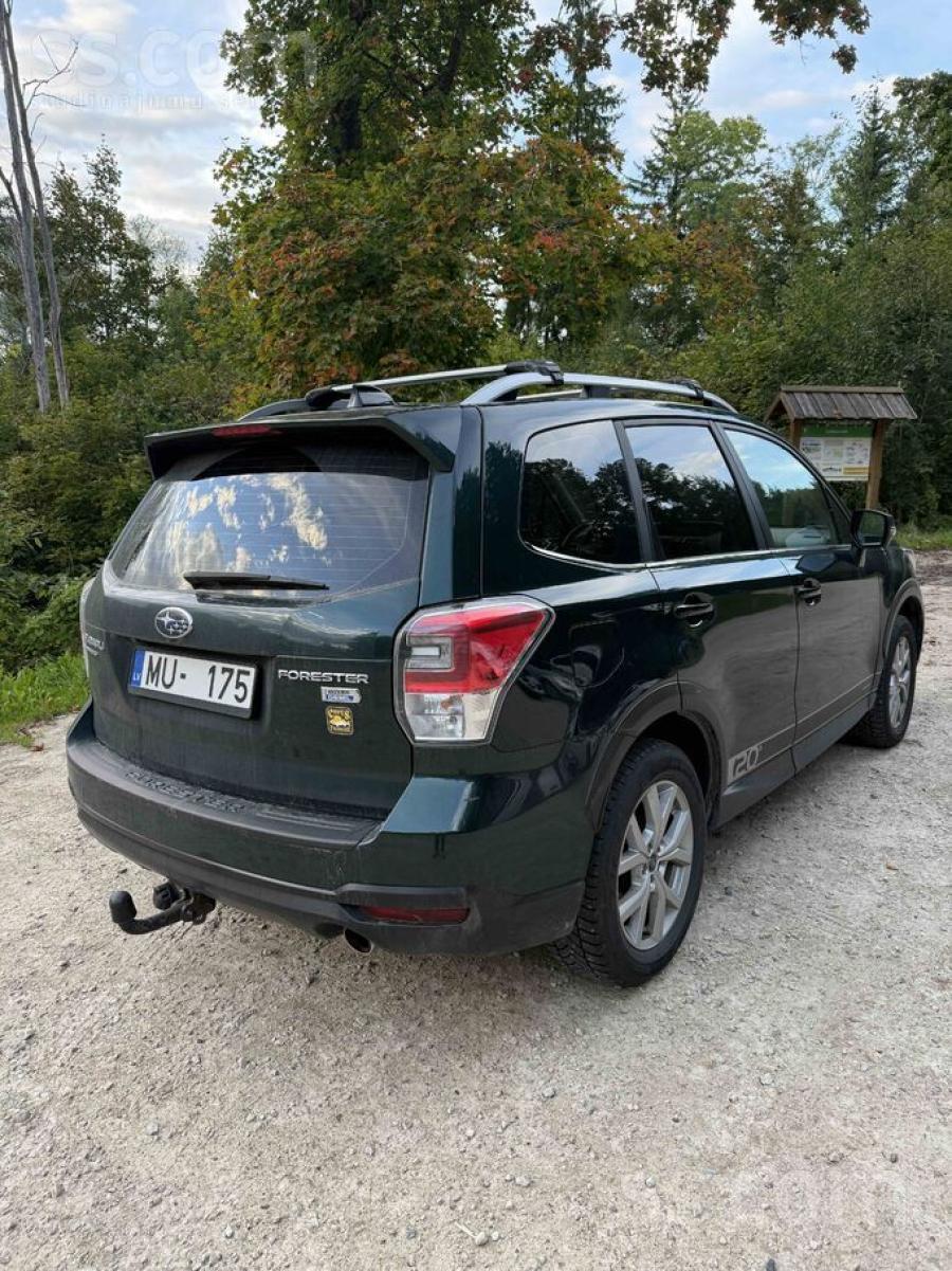 Green Subaru Forester 2018 in Riga, with an engine capacity of 2.00 L and mileage of 264 thousand km for 7990 €, photo 4 on AUTOMOTO.COM.LV