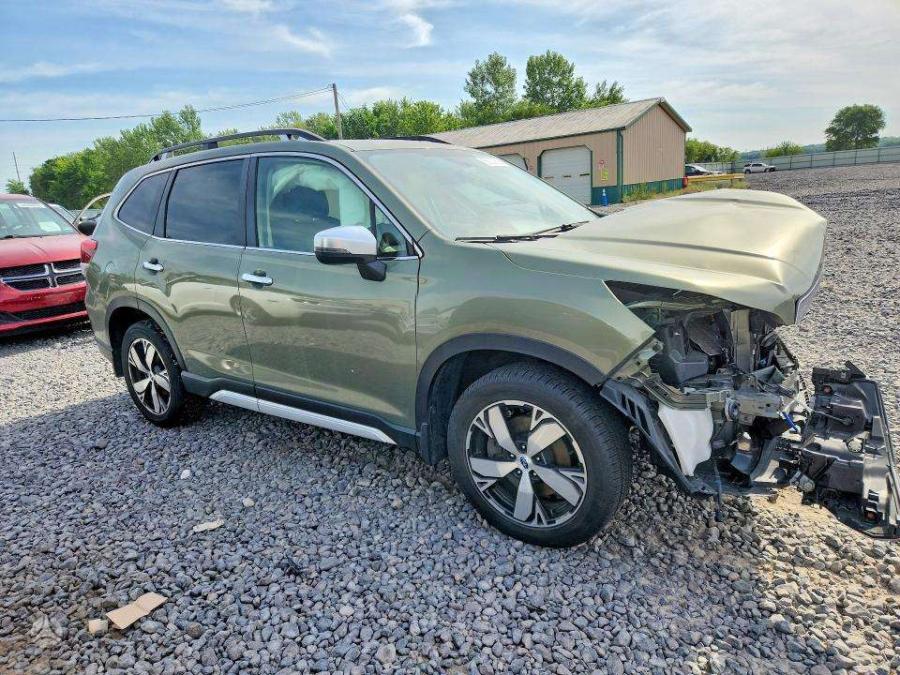 Green Subaru Forester 2019 in Siauliai, with an engine capacity of 2.50 L and mileage of 82 thousand km for 6950 €, photo 5 on AUTOMOTO.COM.LV