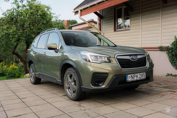 Green Subaru Forester 2020 in Vilnius, with an engine capacity of 2.50 L and mileage of 44 thousand km for 14900 €, photo 4 on AUTOMOTO.COM.LV