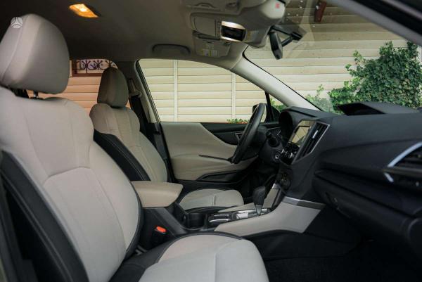 Green Subaru Forester 2020 in Vilnius, with an engine capacity of 2.50 L and mileage of 44 thousand km for 14900 €, photo 6 on AUTOMOTO.COM.LV