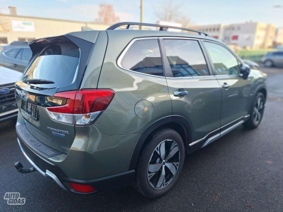 Green Subaru Forester 2021 in Kaunas, with an engine capacity of 2.00 L and mileage of 100 thousand km for 28559 €, photo 9 on AUTOMOTO.COM.LV