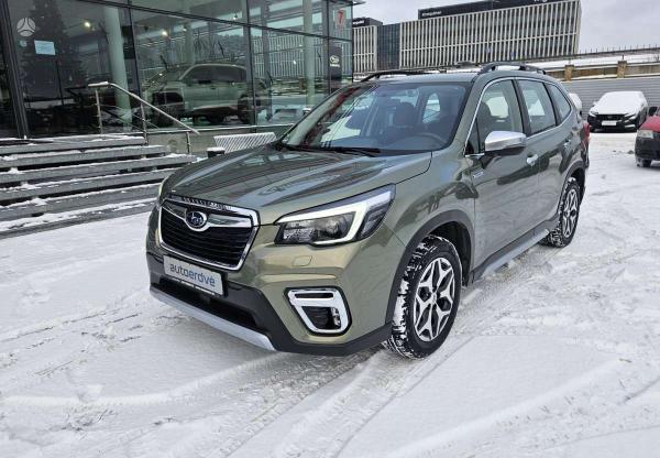 Green Subaru Forester 2021 in Vilnius, with an engine capacity of 2.00 L and mileage of 68 thousand km for 22890 €, photo 1 on AUTOMOTO.COM.LV