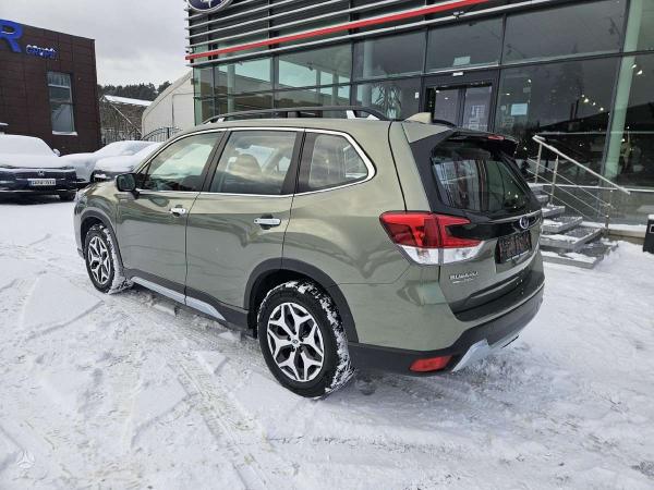 Green Subaru Forester 2021 in Vilnius, with an engine capacity of 2.00 L and mileage of 68 thousand km for 22890 €, photo 4 on AUTOMOTO.COM.LV