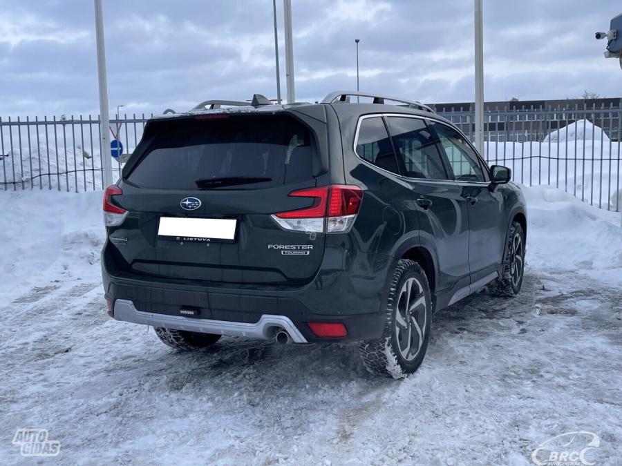 Green Subaru Forester 2022 in Avizieniai, with an engine capacity of 2.50 L and mileage of 53 thousand km for 21000 €, photo 2 on AUTOMOTO.COM.LV