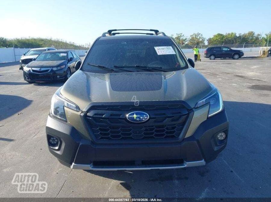 Green Subaru Forester 2024 in Ukmerge, with an engine capacity of 2.50 L and mileage of 35 thousand km for 15300 €, photo 1 on AUTOMOTO.COM.LV