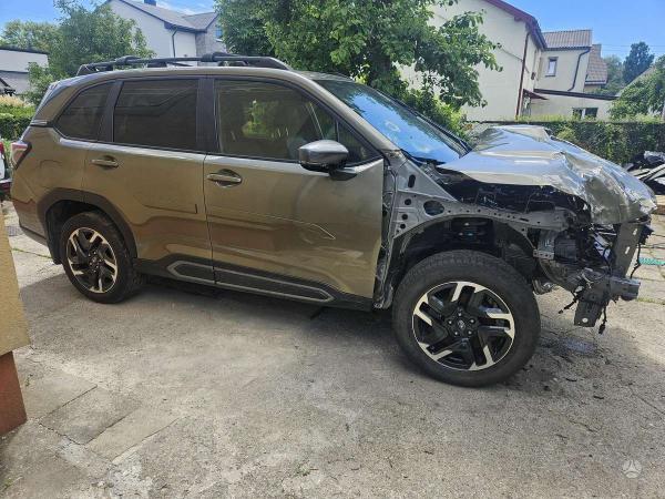 Green Subaru Forester 2025 in Klaipeda, with an engine capacity of 2.50 L and mileage of 23 thousand km for 13600 €, photo 7 on AUTOMOTO.COM.LV