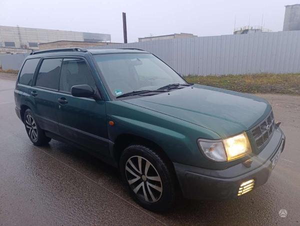 Zaļš Subaru Forester 1999 Panevēža, ar dzinēja tilpumu 2.00 L un nobraukumu 227 tūkst. km par 1600 €, foto 1 vietnē AUTOMOTO.COM.LV