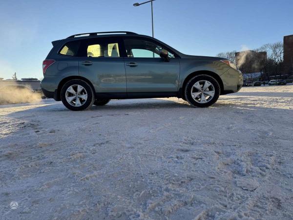 Green Subaru Forester 2015 in Vilnius, with an engine capacity of 2.50 L and mileage of 200 thousand km for 12509 €, photo 5 on AUTOMOTO.COM.LV