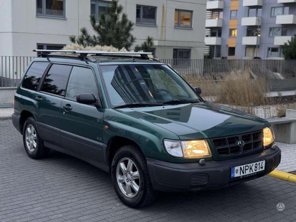 Zaļš Subaru Forester 1997 Viļņa, ar dzinēja tilpumu 1.99 L un nobraukumu 292 tūkst. km par 1999 €, foto 1 vietnē AUTOMOTO.COM.LV