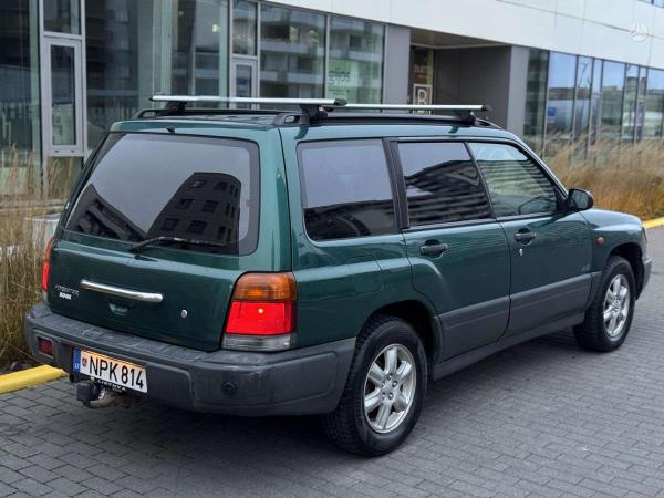 Zaļš Subaru Forester 1997 Viļņa, ar dzinēja tilpumu 1.99 L un nobraukumu 292 tūkst. km par 1999 €, foto 4 vietnē AUTOMOTO.COM.LV