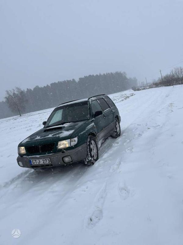 Green Subaru Forester 1999 in Taurage, with an engine capacity of 2.00 L and mileage of 366 thousand km for 2300 €, photo 2 on AUTOMOTO.COM.LV